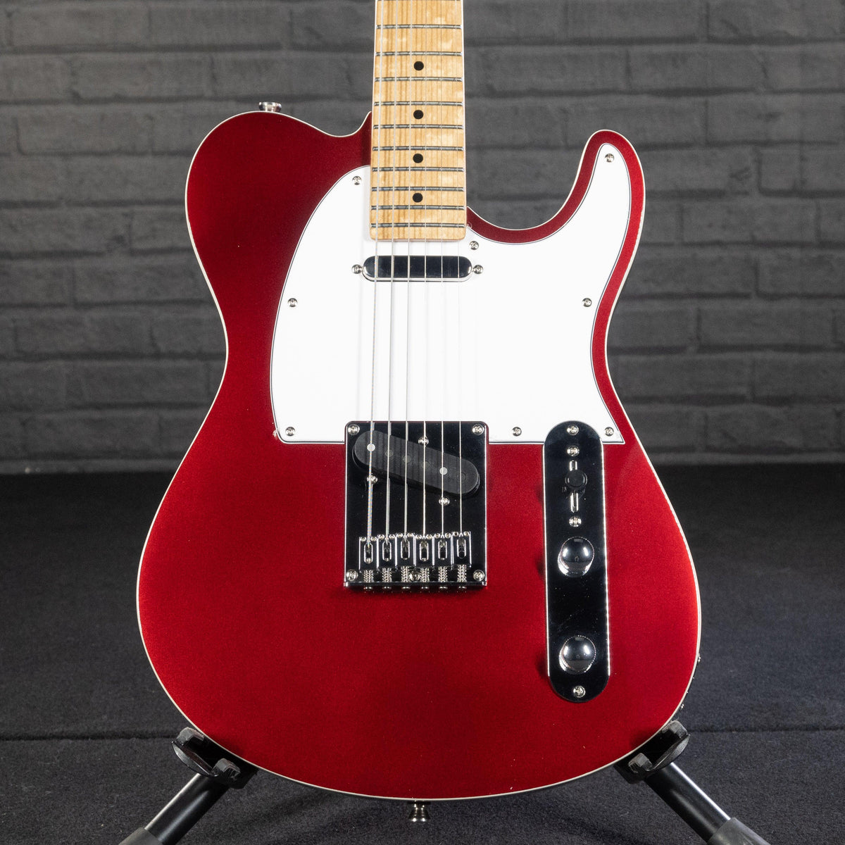 Tagima T-550 Electric Guitar (Candy Apple)