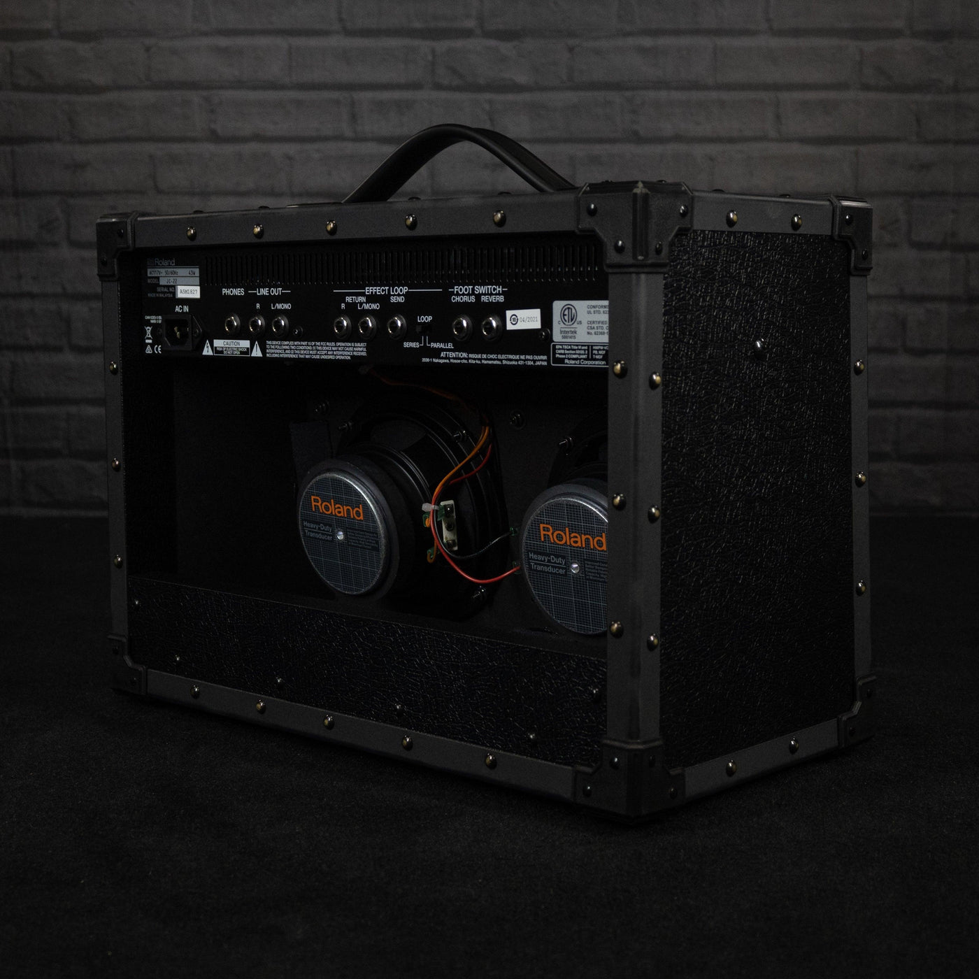 Roland Jazz Chorus 22 Watt (JC22) Solid State Combo Amplifier ...